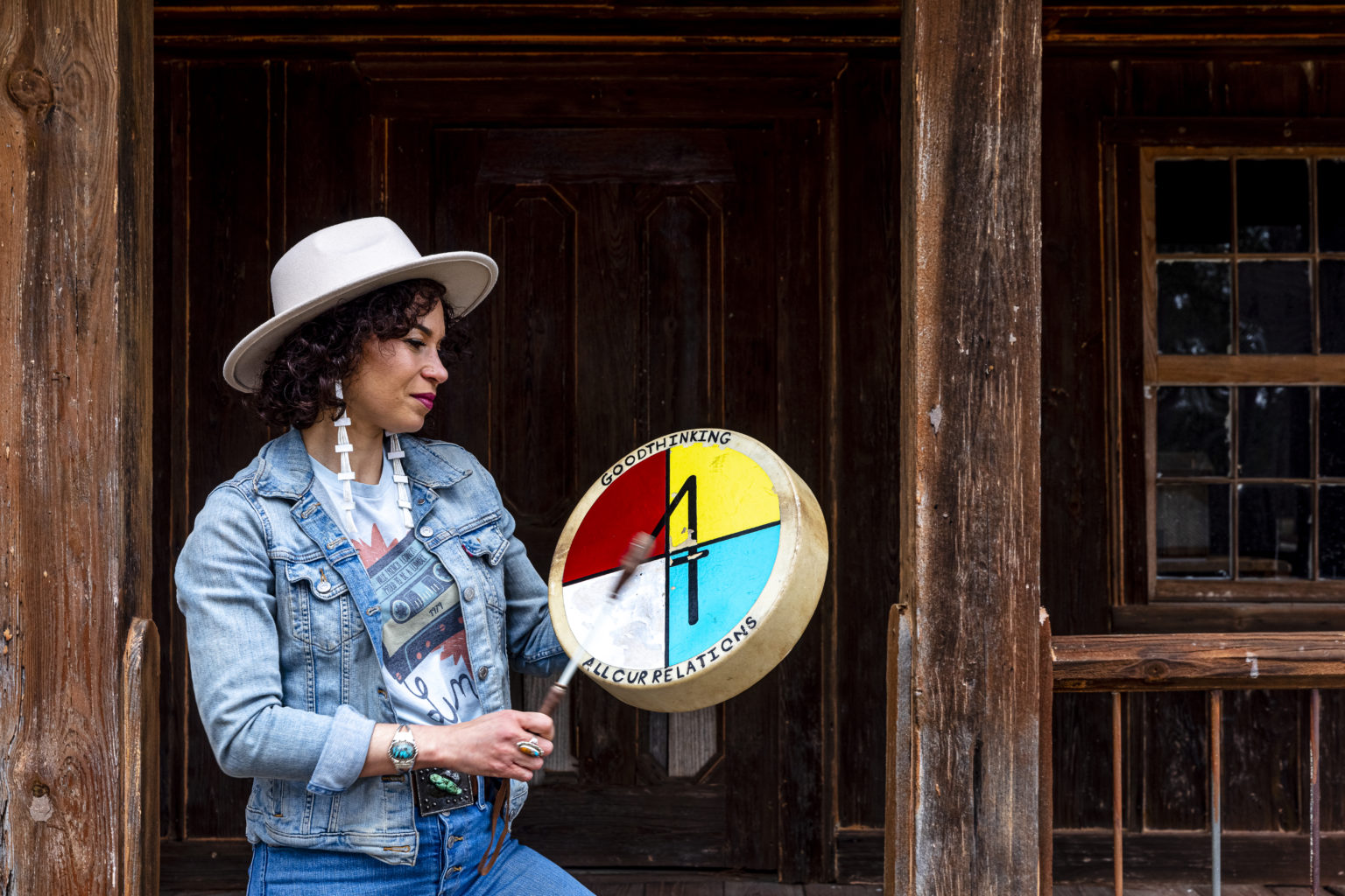 An Old Soul: Singer-Songwriter Charly Lowry - WALTER Magazine